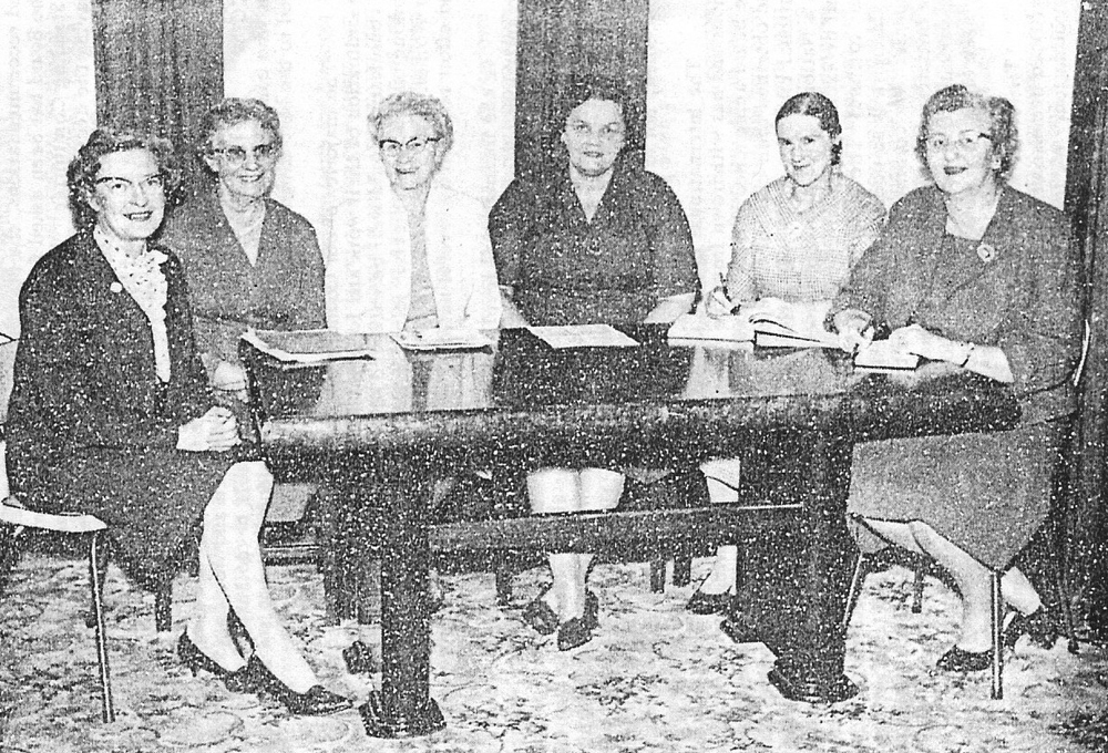 Edwards, Dorothy Edna Annie | AWR